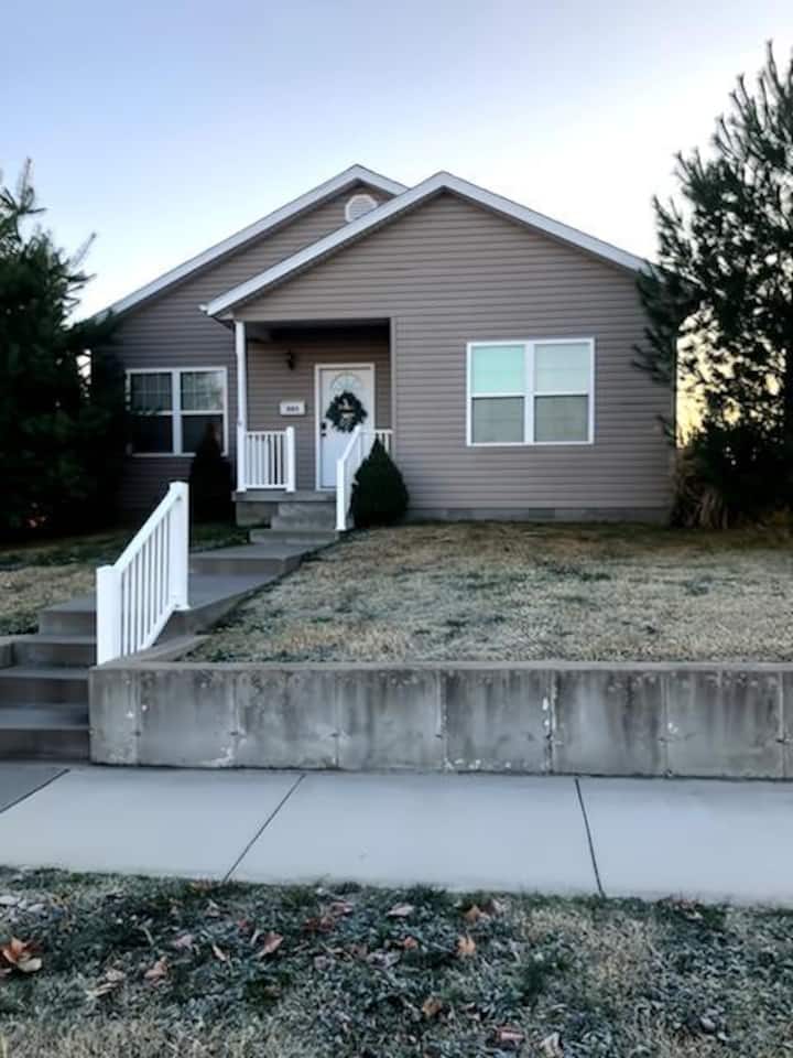 New Listing - Welcome To Pennsylvania Place! - Joplin, MO