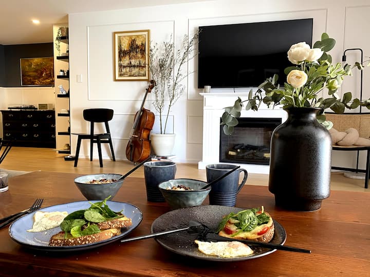 Spacious And Stylish Apartment With Parking - Hornsby