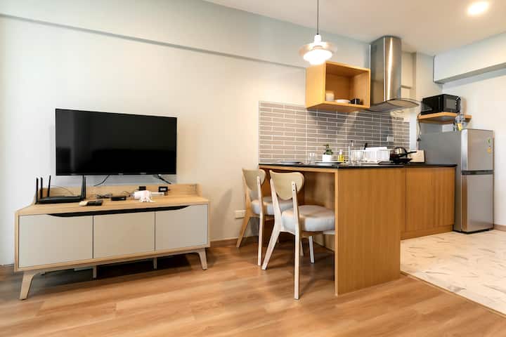 Comfy 1 Br Condo With Pool In Nimman Area - Chiang Mai