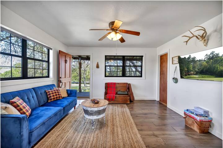 Camp Hickory - Pet Friendly Farmhouse With Hot Tub - Spicewood, TX