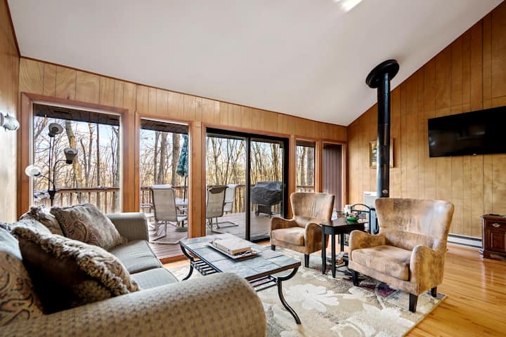 Pet/family Friendly, Hot Tub, Fireplace, Game Room - Berkeley Springs, WV