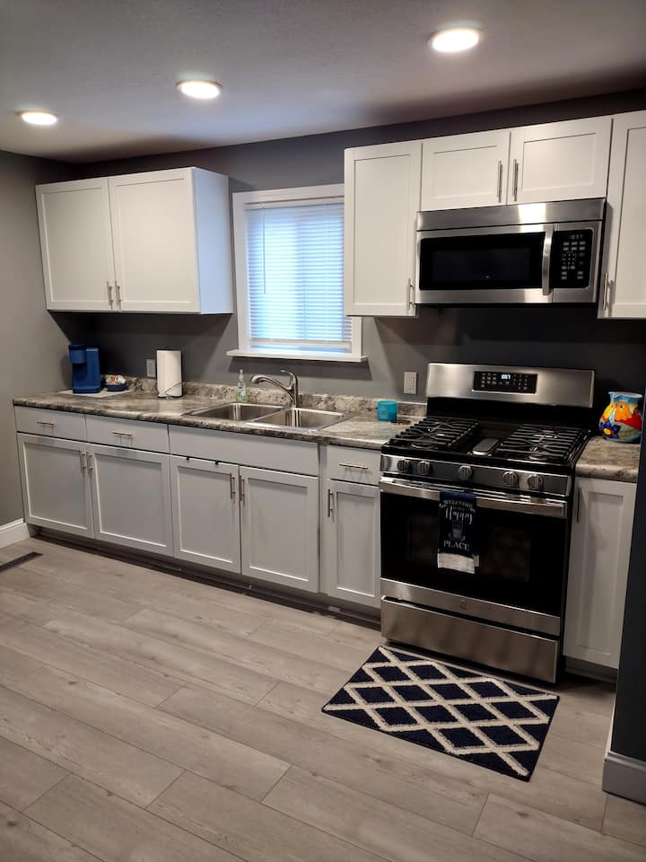 Newly Renovated, 4br Entire Home - Bay City, MI