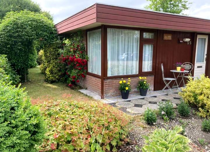 Vrijstaand Zomerhuis Met Mooie Tuin, Bij Schoorl. - Bergen