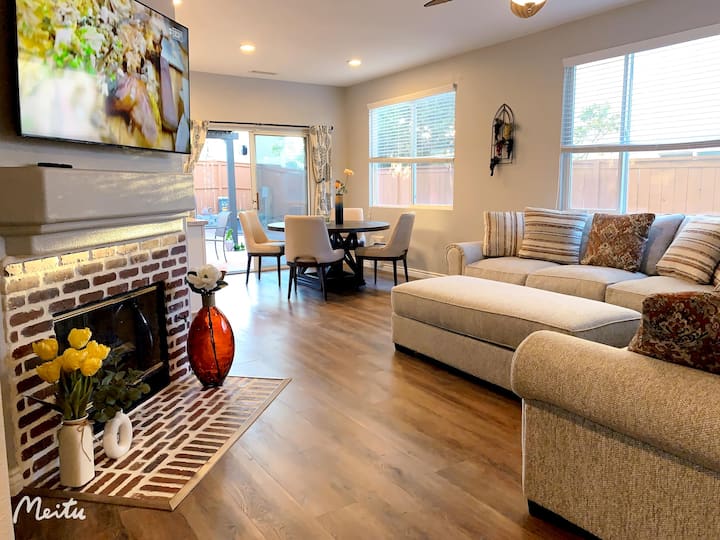 Cozy Home 5 Bedroom 3 Bath Close To Wineries - Temecula, CA