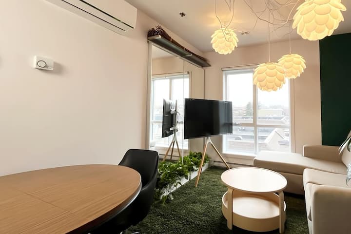 Nature Lush Comfort 2br W/gym, Parking, Dt&airport - LaSalle