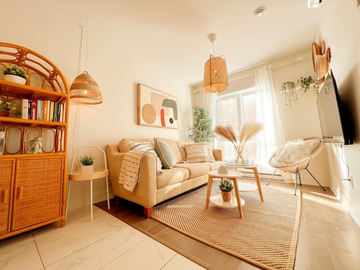 Cozy Designer Boho 1987 Collection With King Bed - Montreal