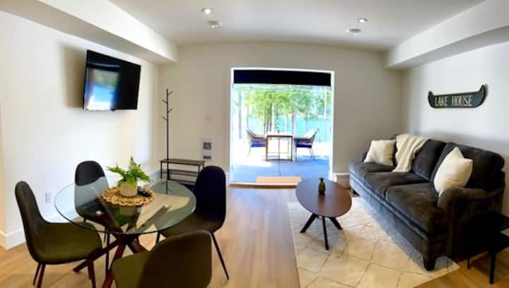 Bright Modern Private Suite In Lake Cowichan Bc - Lake Cowichan