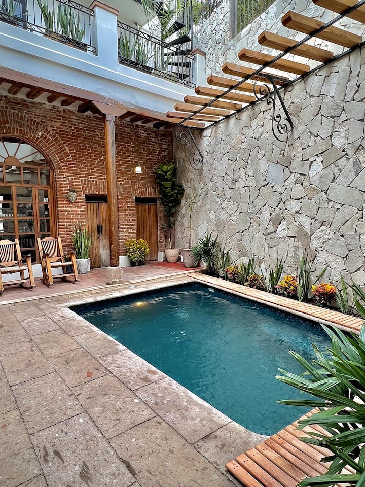 Casa Cortázar - Entire Home (Sleeps 18) - Mexico