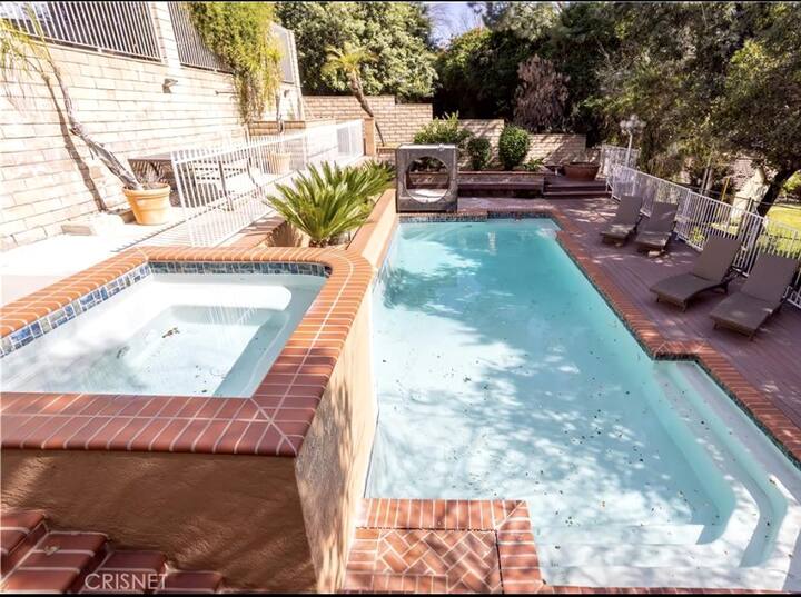 Mountain View Luxury Resort - Azusa, CA