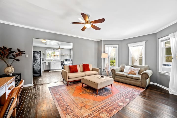 Artistic Apt With Pool Near Downtown - Tulsa, OK