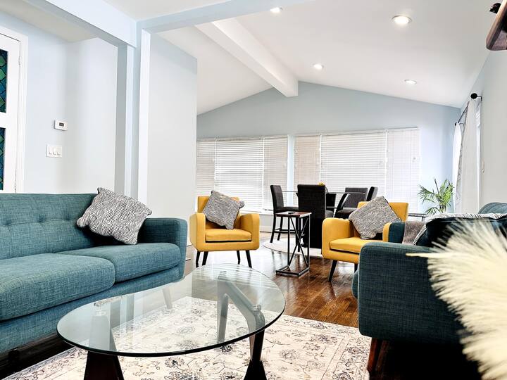 Vibrant And Modern Home W/charm! - Westbury, NY