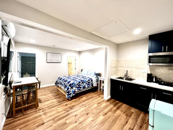 New Remodeled Cozy Studio Closed To Dtla - West Covina, CA