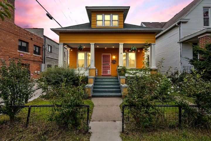 Home On Holmes *Parking Space In Yard!* - Détroit, MI