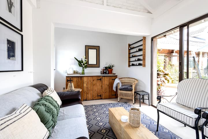 Self Catering Loft Apartment | Aircon - Hilton