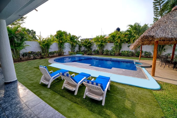 La Quinta De Don Hugo - Zihuatanejo