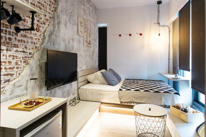 逢甲【都會工業】2間獨立套房/獨立陽台/冷暖氣/可4~5人/獨立衛浴/獨立洗衣機/可寄行李~ - Daya District