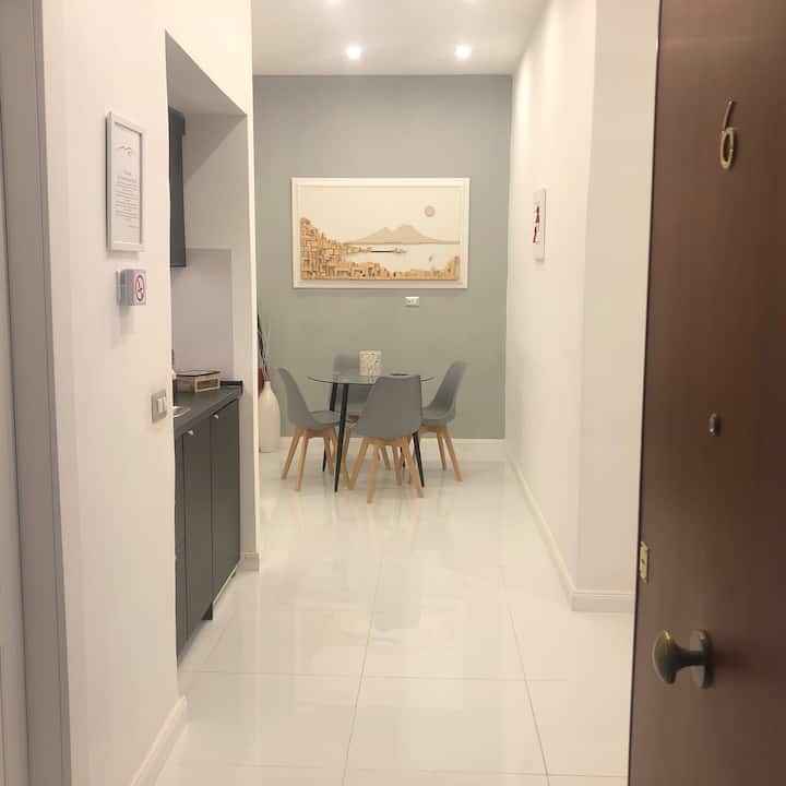 Chiara Italia Smart In Centro Metro E Posto Auto - 나폴리