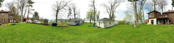 The Pines Riverfront Cottages - Cottage 1 - Gananoque