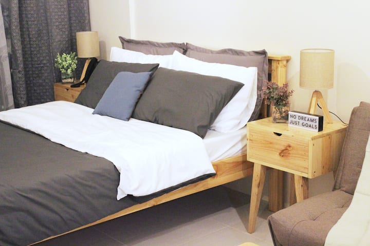 Spacious Twin Oaks Scandinavian Studio W/ Netflix - Ortigas Center