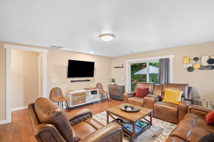 Casa Yeye! Dual Office Wfh! Huge Yard! Mins ~ Pdx! - Portland, OR