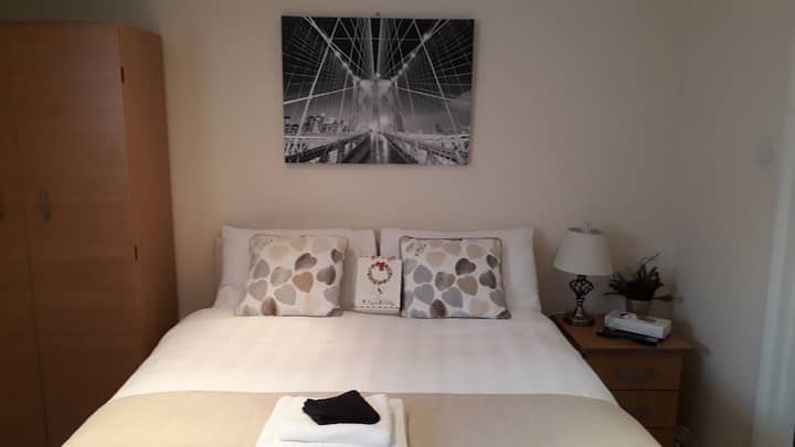 Comfortable Self Contained Studio Flat - Bromley