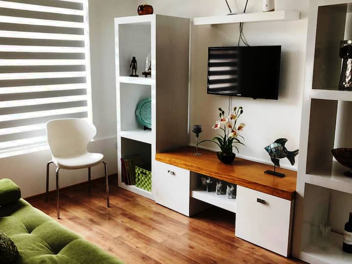 Cómodo Departamento En El Centro Norte De Quito. - Quito