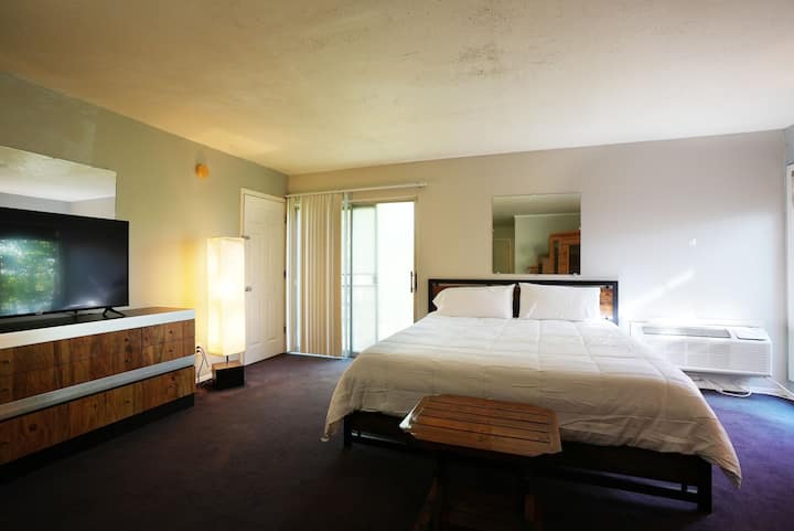 Private Entrance Sauna Suite | Margaritaville - Sunrise Beach, MO