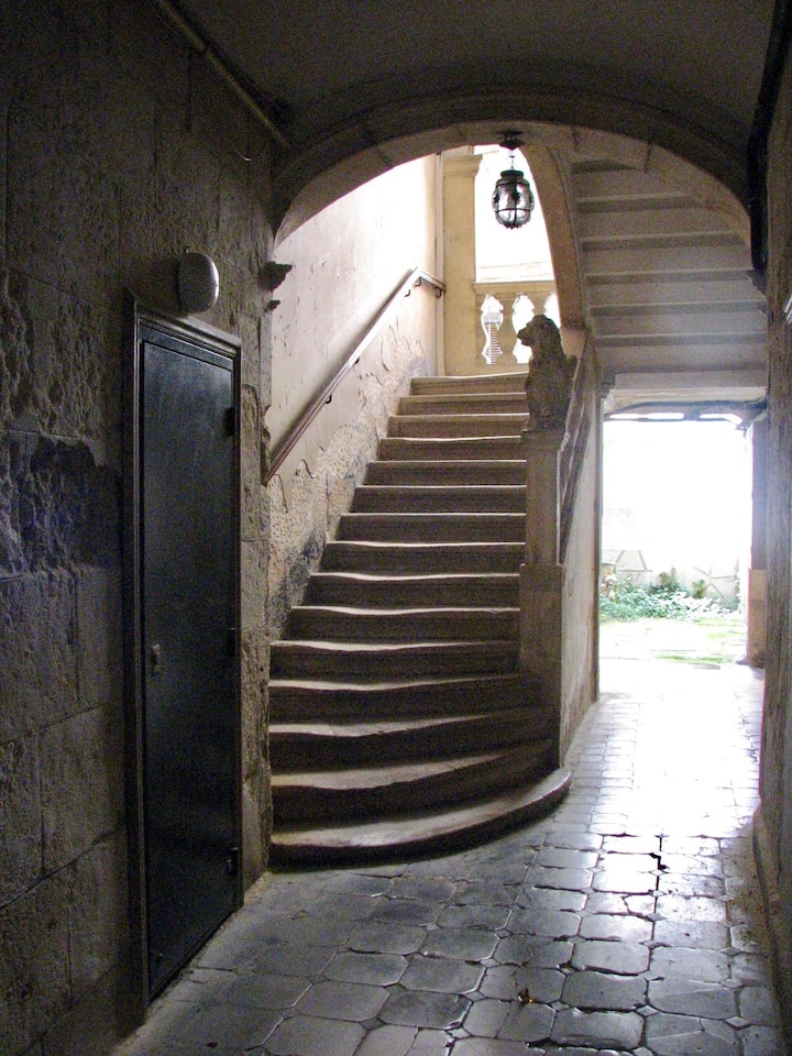 La Feuille D'acanthe - Nîmes