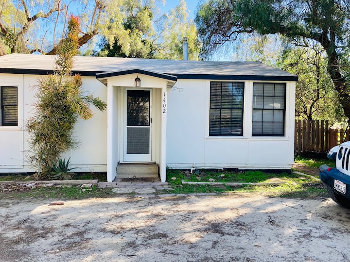 Beautiful Cottage In A Farming Area - Camarillo, CA