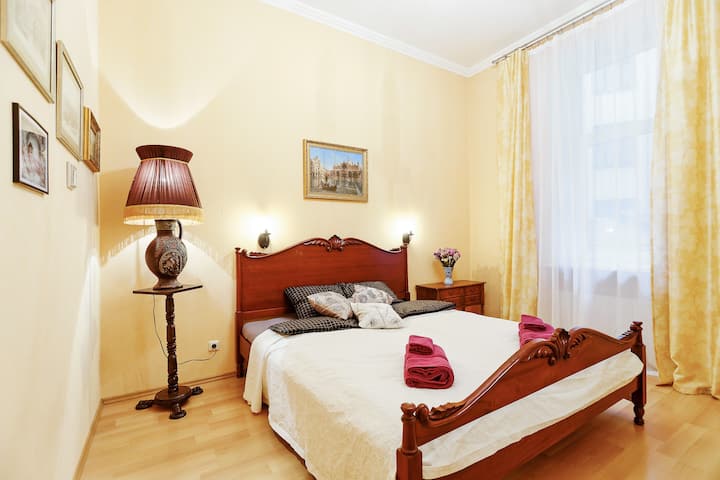 Art Nouveau District Apartment Minutes To Old Town - Riga