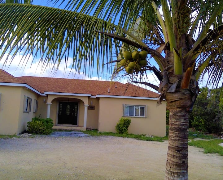 Vista Blue Rental-grace Bay Beach Just 4 Mins Away - Turks and Caicos Islands