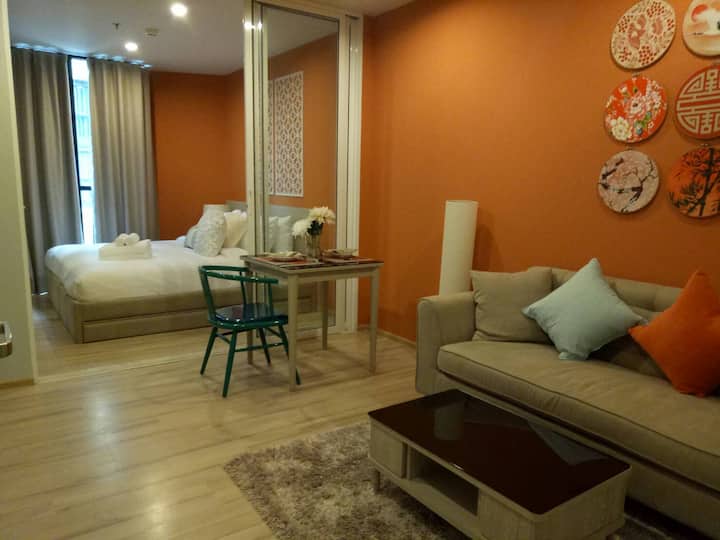 Luxuary Pool View 1 Br Condo With Kitchen - Phuket district, Thailand