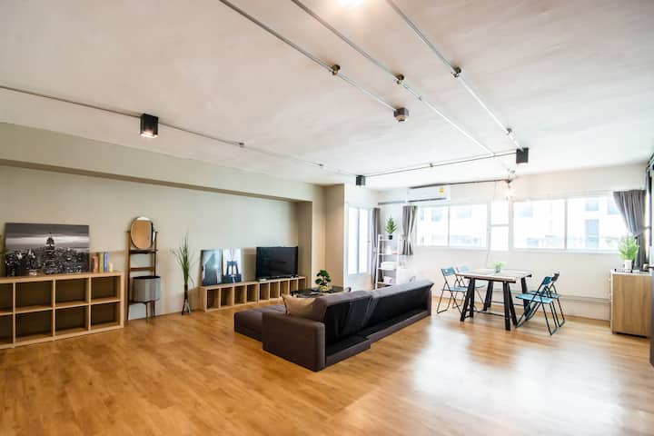 Private Loft @ Bts Ari/jj Market/wholefloor - Bangkok