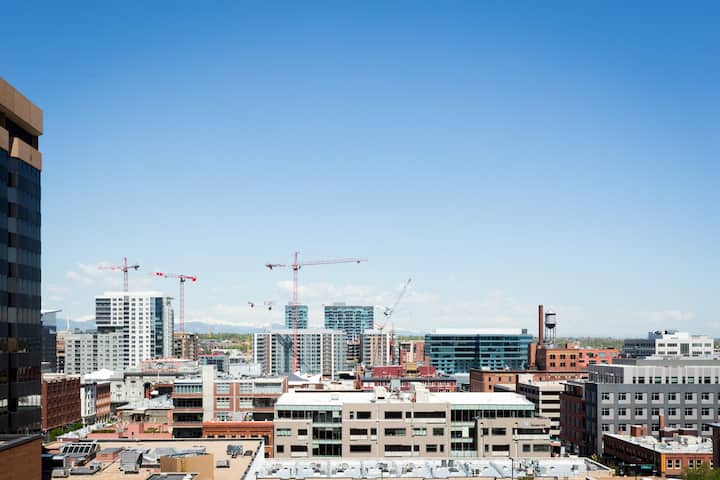 Live Like Royalty In This Executive Condo - Denver, CO