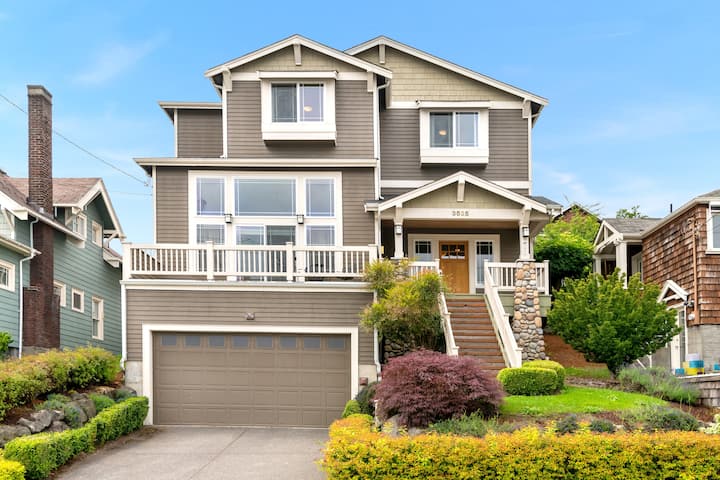 Spacious Wallingford House With Lake Union Views - Seattle, WA