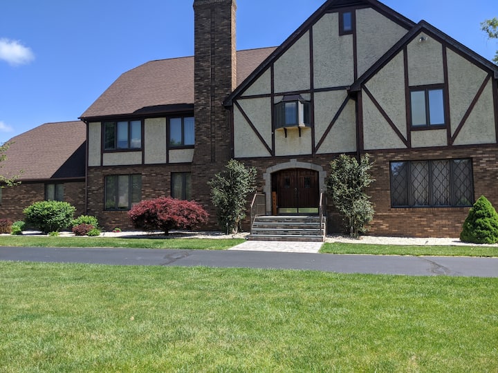 Secluded 1st Floor Guest Quarter In An Estate Home - Andover, NJ