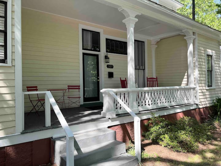 Downtown Side Porch Studio - Raleigh, NC