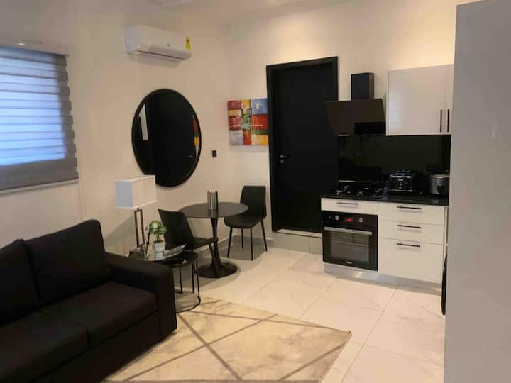 Lovely 1-bed In Dzorwulu Near Fiesta Royale - Accra