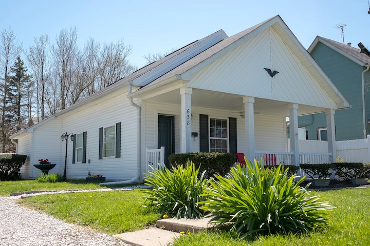 Cozy Hilton Style Home Near Depauw - DePauw University, Greencastle
