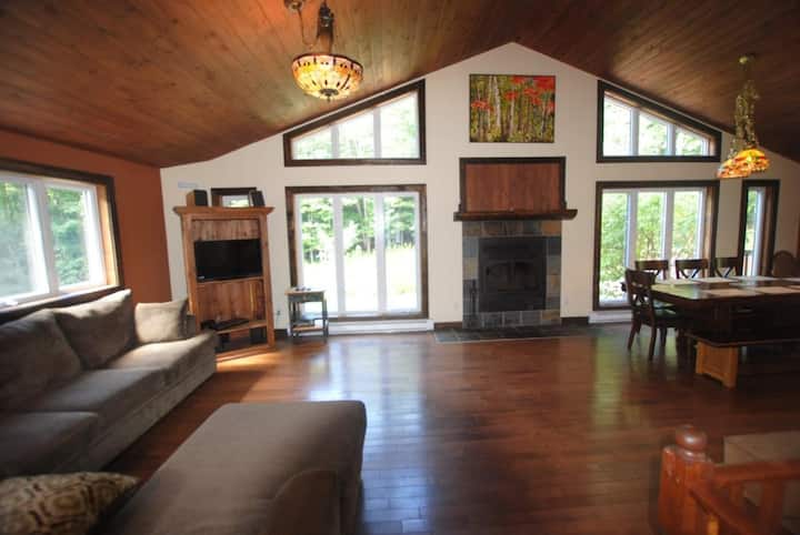 Beautiful 4 Br Chalet, Hot Tub In Mont Tremblant - Mont-Tremblant
