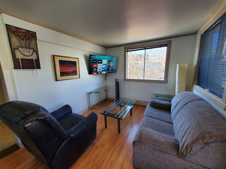 Private - Two Bedroom Apt - Free Ev Charger - Gatineau