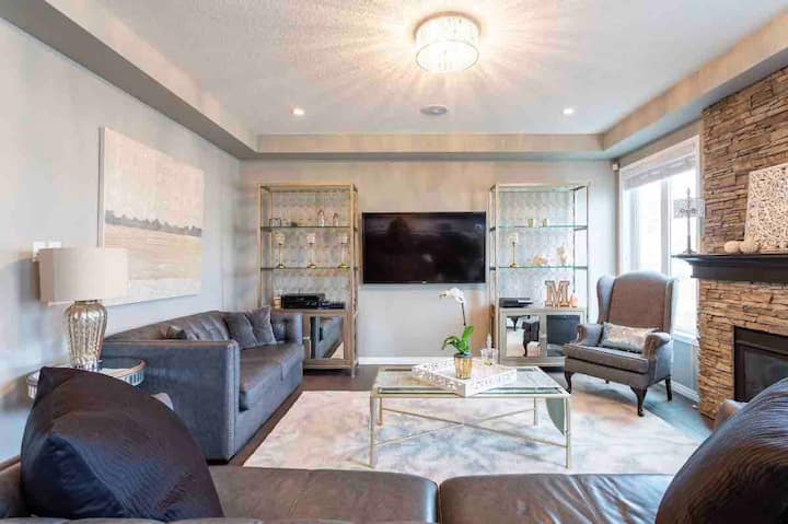 25 Min Drive To Downtown Calgary !! - Chestermere
