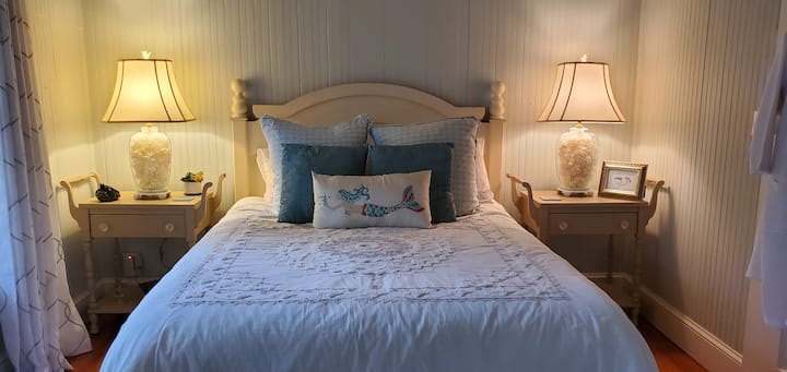 Mermaid Suite - New Smyrna Beach, FL