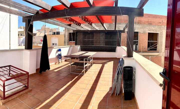 Habitaciones En Luminosa Casa Compartida. - Almería