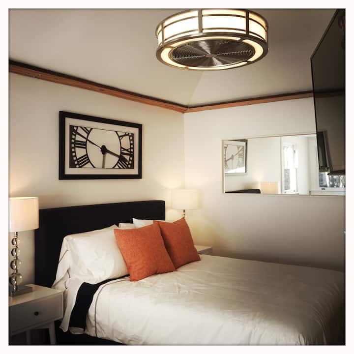 Renovated Bungalow Loft Apartment Poncey Highlands - Atlanta, GA