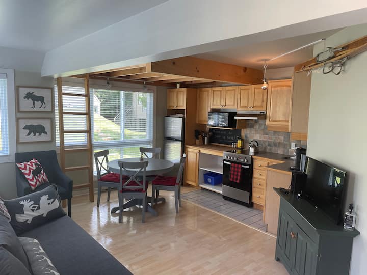 Le Camp De Base 
(Nespresso,bbq, Ac,wifi, Parking) - Mont-Tremblant