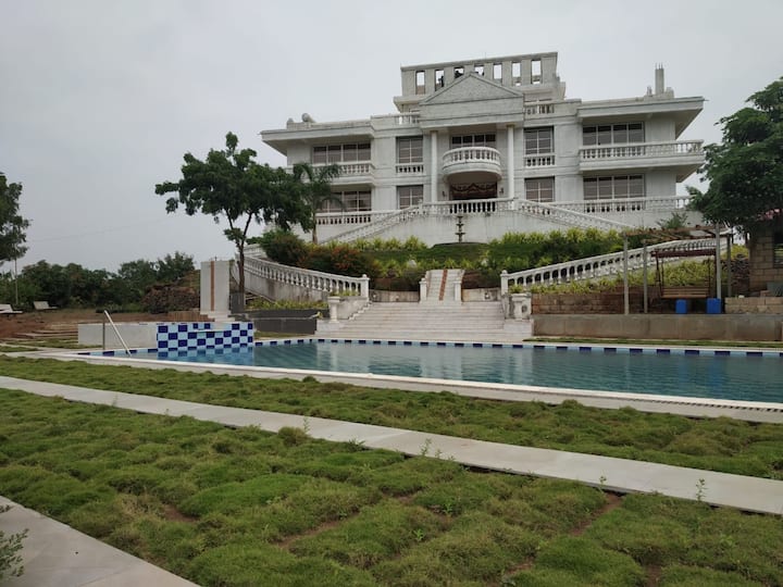 Diu Holiday Rentals & Homes - Dadra and Nagar Haveli and Daman and Diu ...