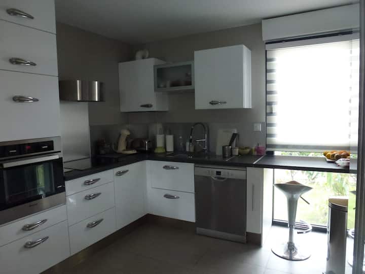 Chambre Privée Prox Lille Centre Ville, Au Calme - リール