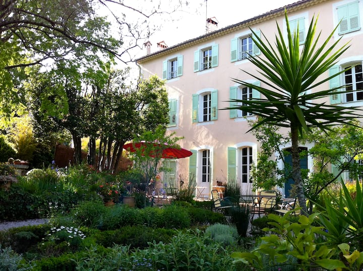 Splendide Maison Romantique Près Du Cap D'antibes - Juan-les-Pins