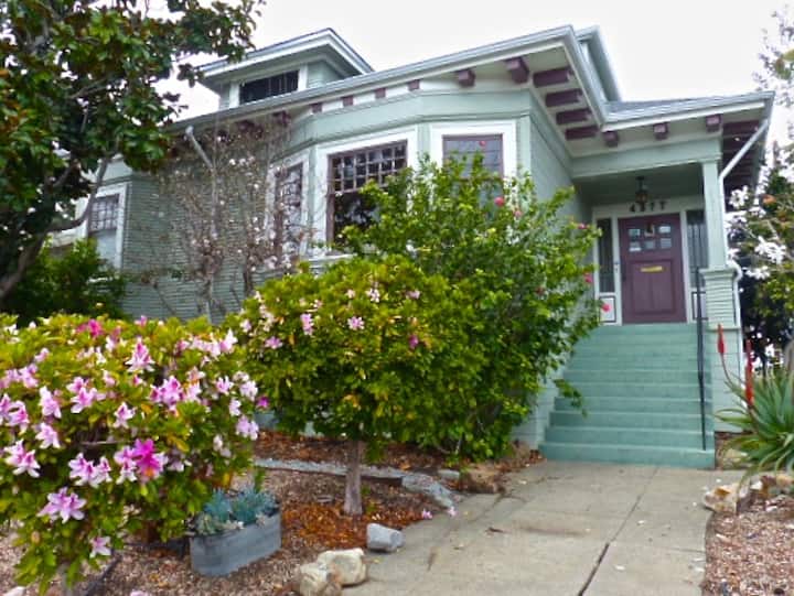 Spacious 3 Bedroom Home-quiet, Safe Neighborhood! - Oakland, CA
